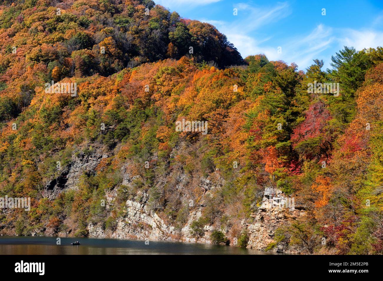 Autumn landscape along the Watauga River near Wilbur Dam in the Watauga ...