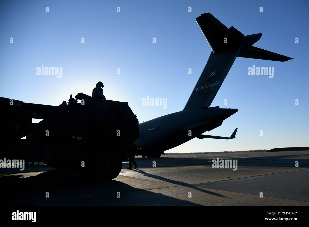 Soldiers from the 182nd Field Artillery Regiment, Michigan National ...