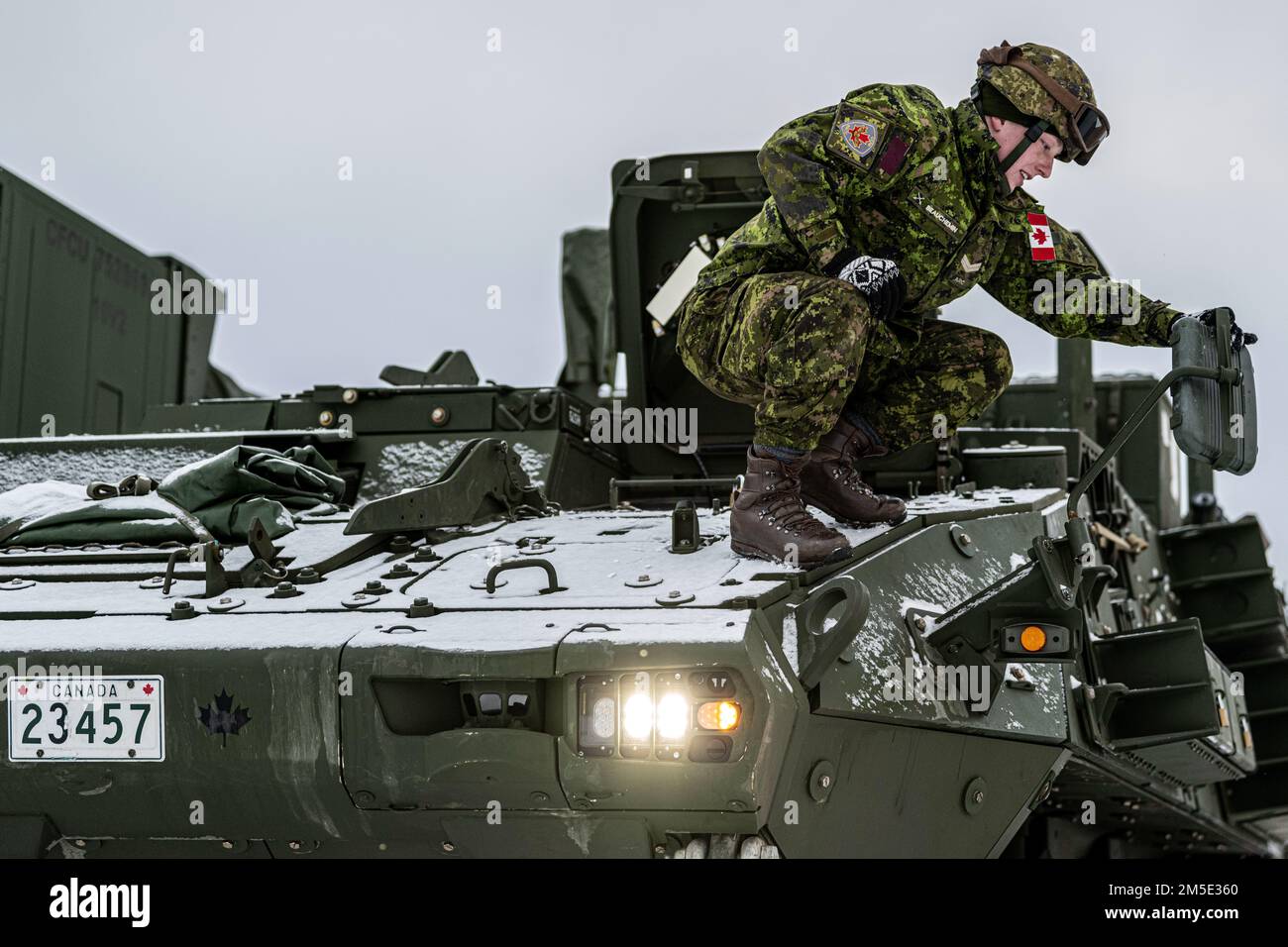 Canadian airspace hi-res stock photography and images - Alamy