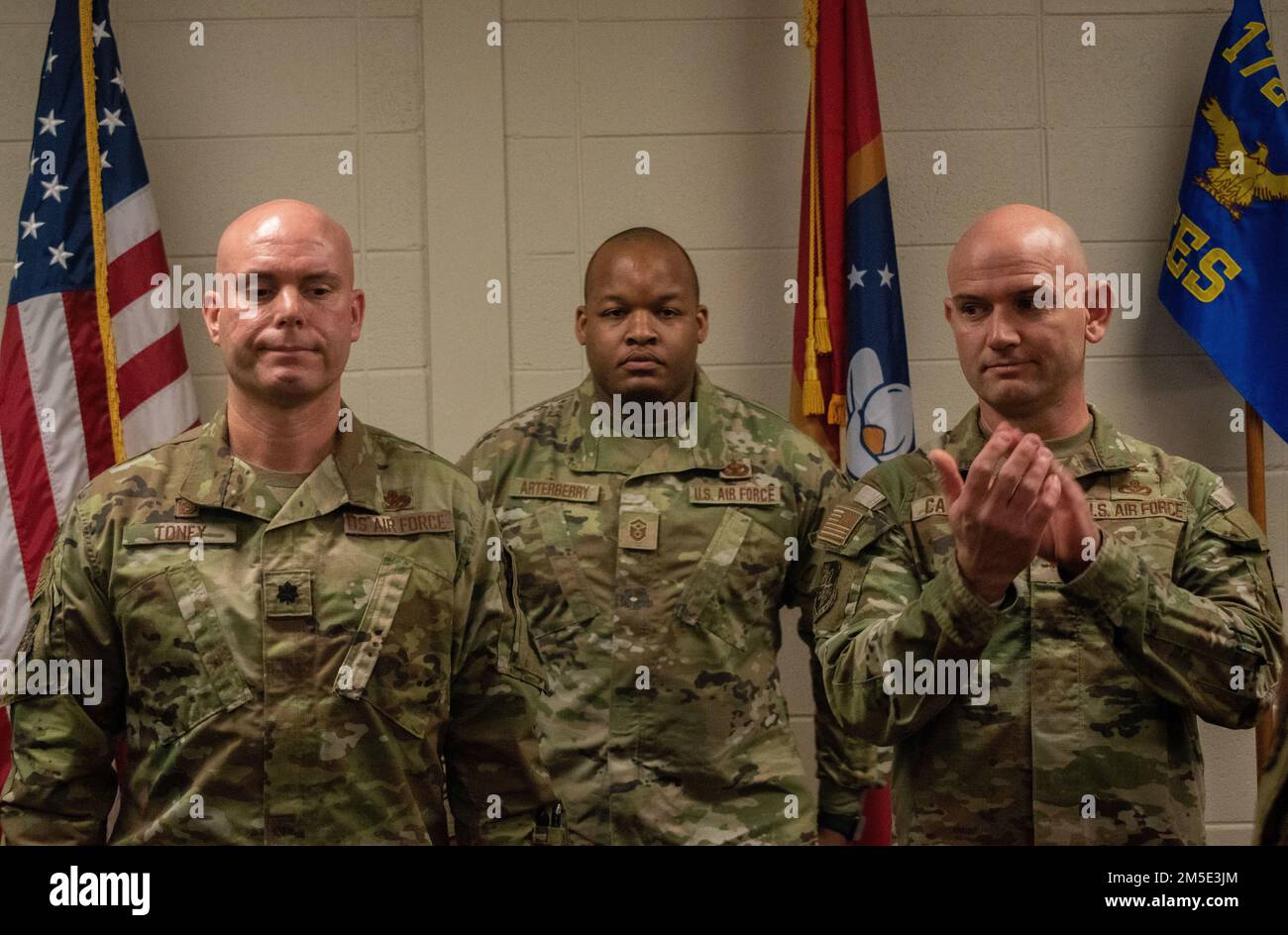 172nd airlift wing hi-res stock photography and images - Alamy