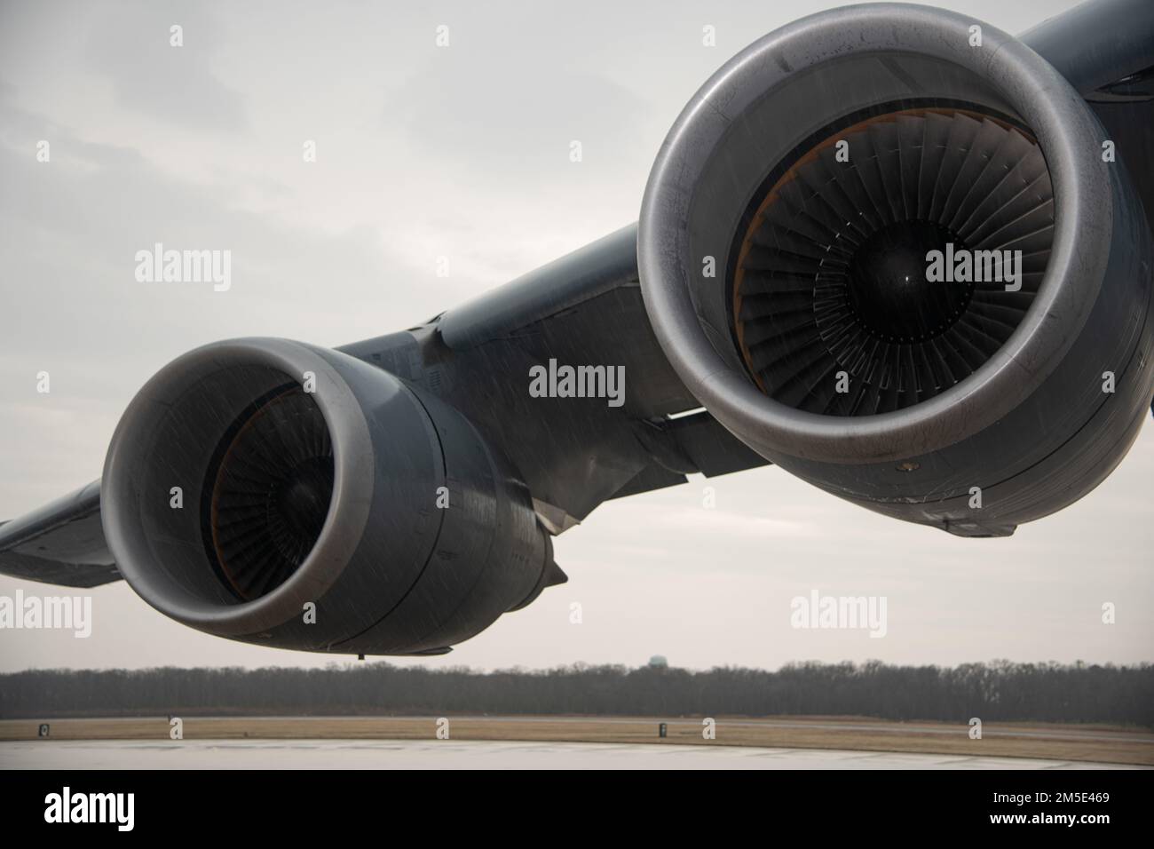 C 5 Galaxy Engines