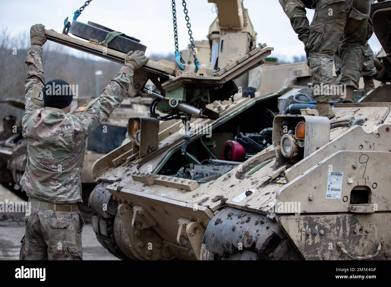 U.S. Army mechanics assigned to 2nd Battalion, 34th Armored Regiment ...