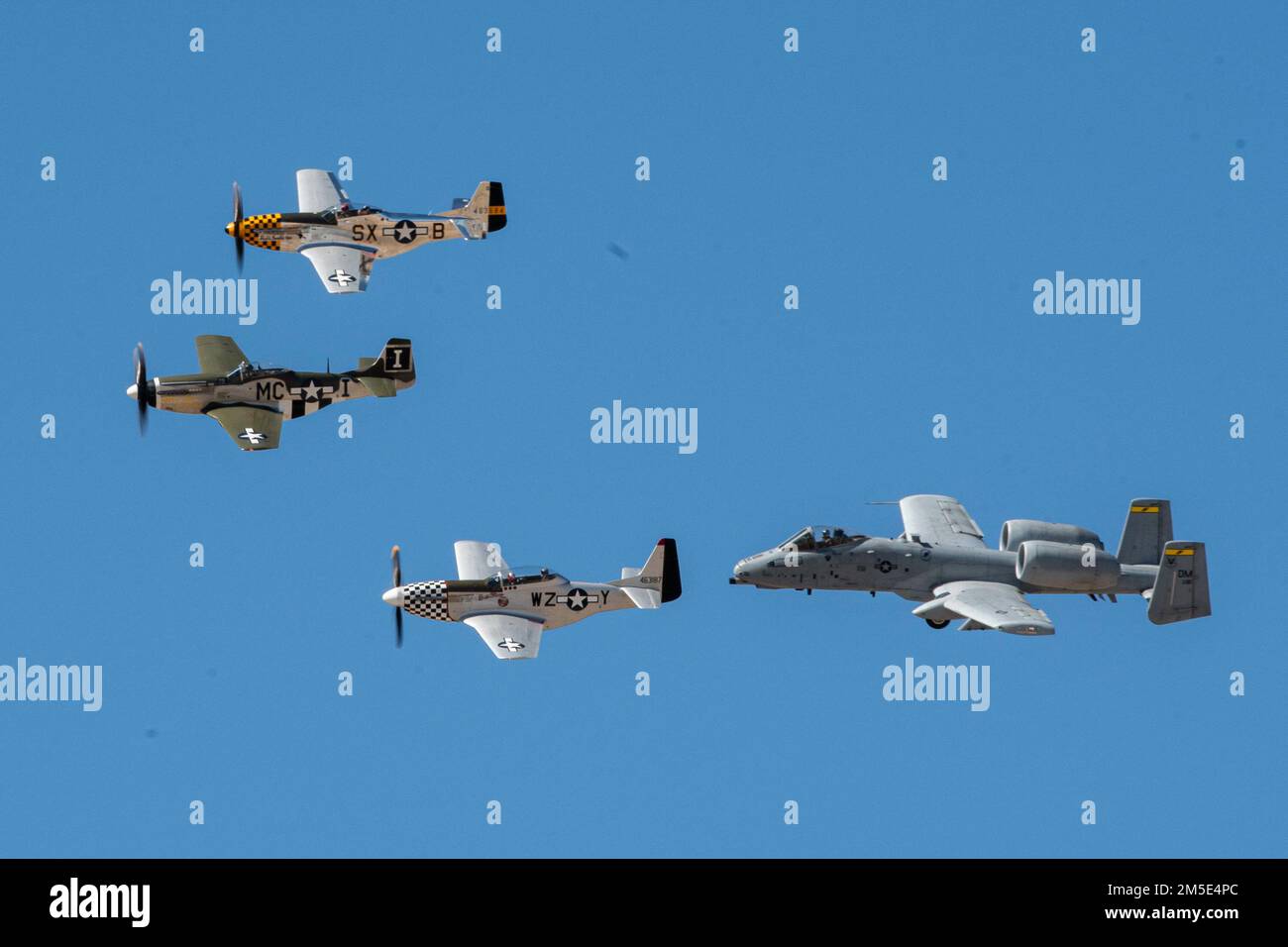 Four p 51 mustangs hi-res stock photography and images - Alamy