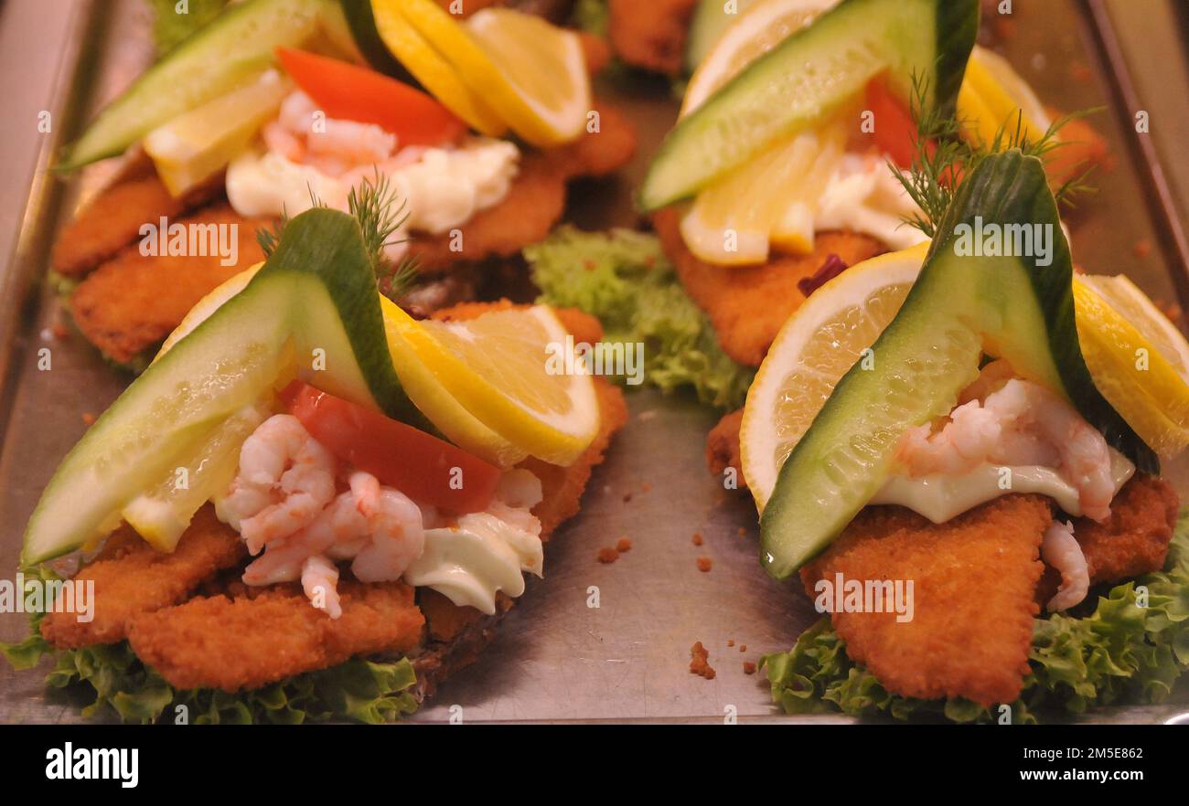 Frid fish sandwich hi-res stock photography and images - Alamy