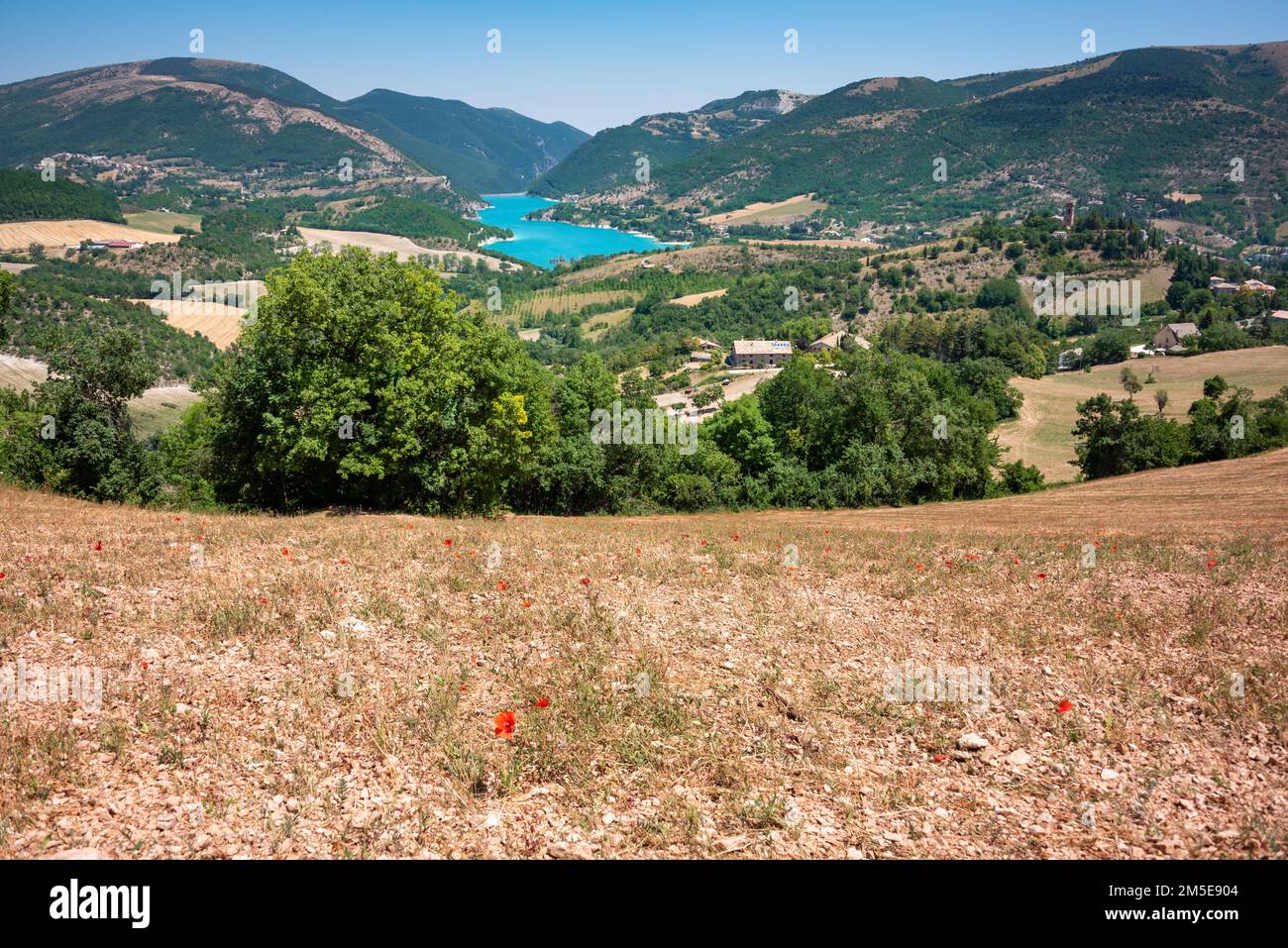 Lake fiastra hi-res stock photography and images - Alamy