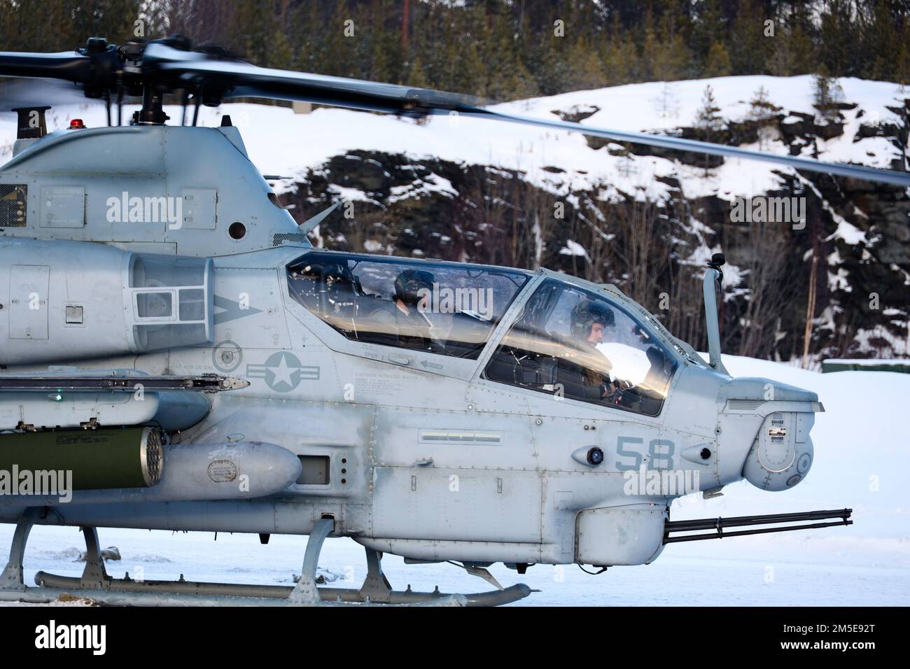 Marine light attack helicopter squadron 269 hi-res stock photography ...