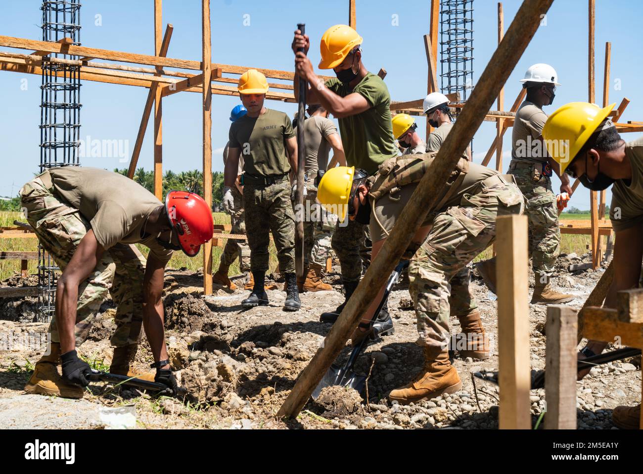 Members of the Armed Forces of the Philippines and U.S. Army soldiers ...