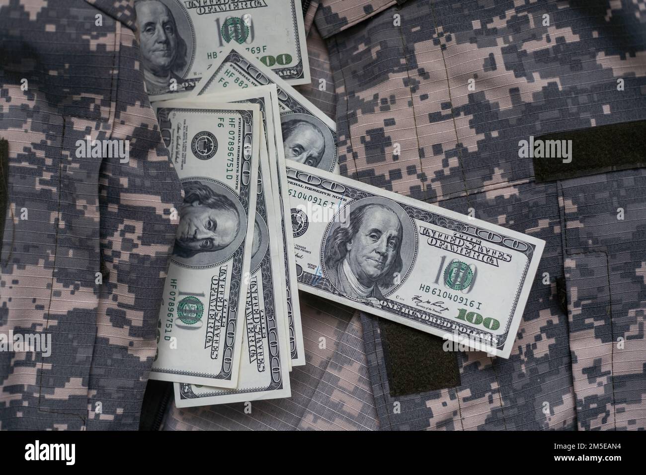 soldier camouflage, military uniform, money Stock Photo - Alamy