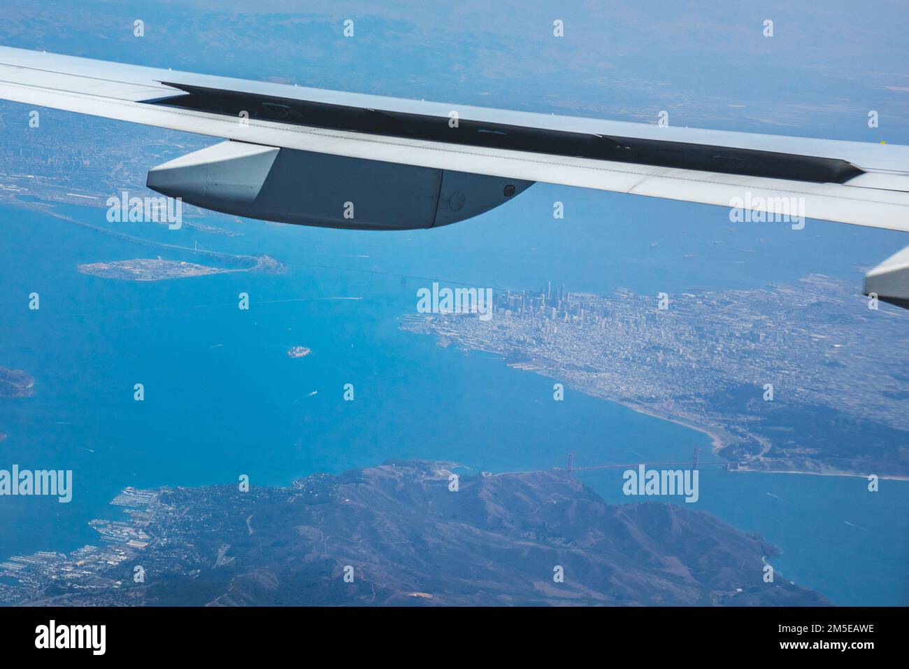 Airplane window shot from below hi-res stock photography and images - Alamy