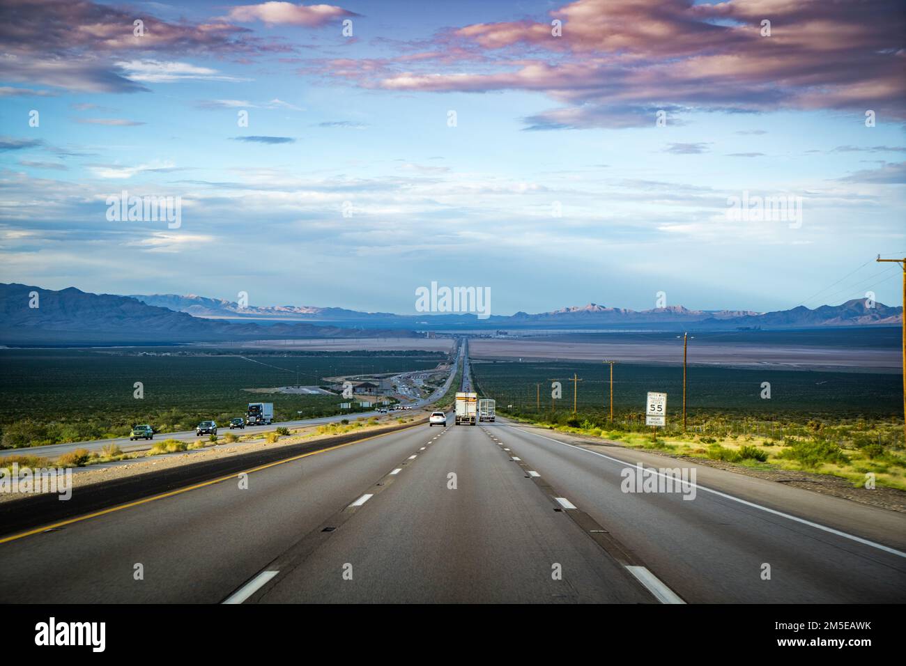 Driving in nevada hi-res stock photography and images - Alamy