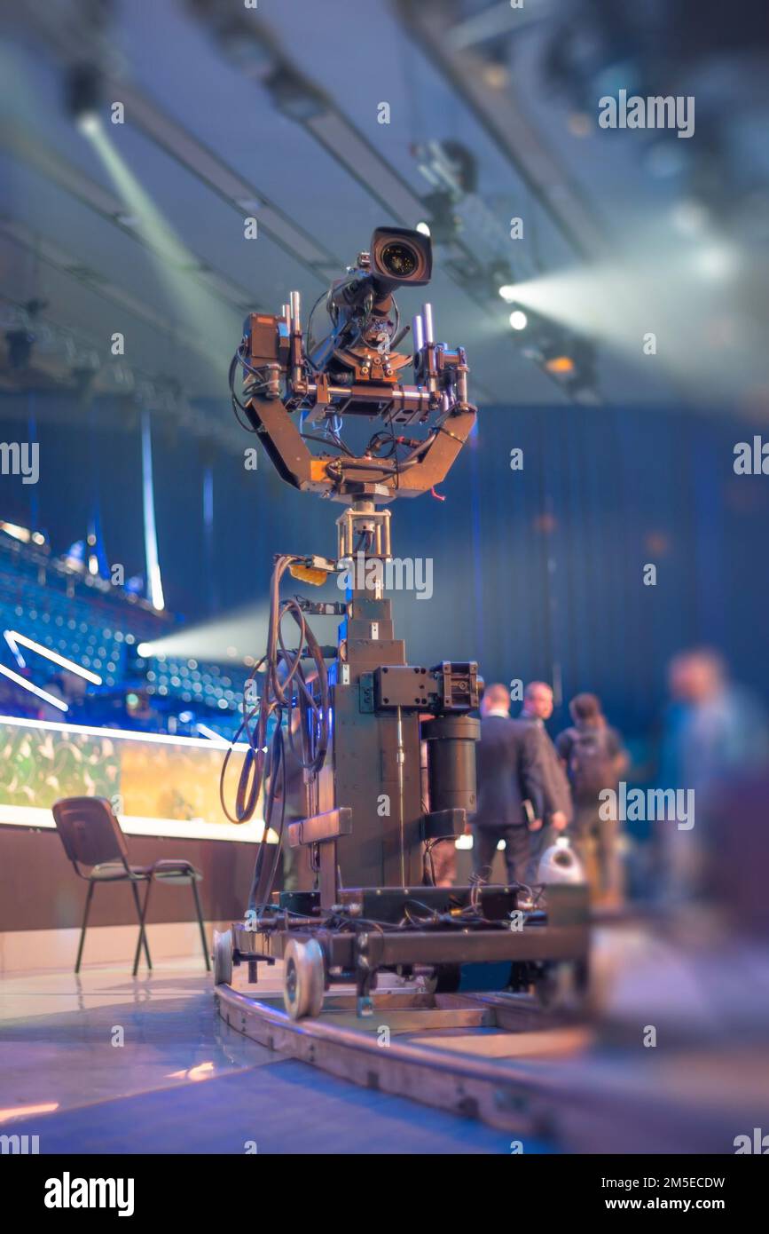 Online concert hi-res stock photography and images - Alamy