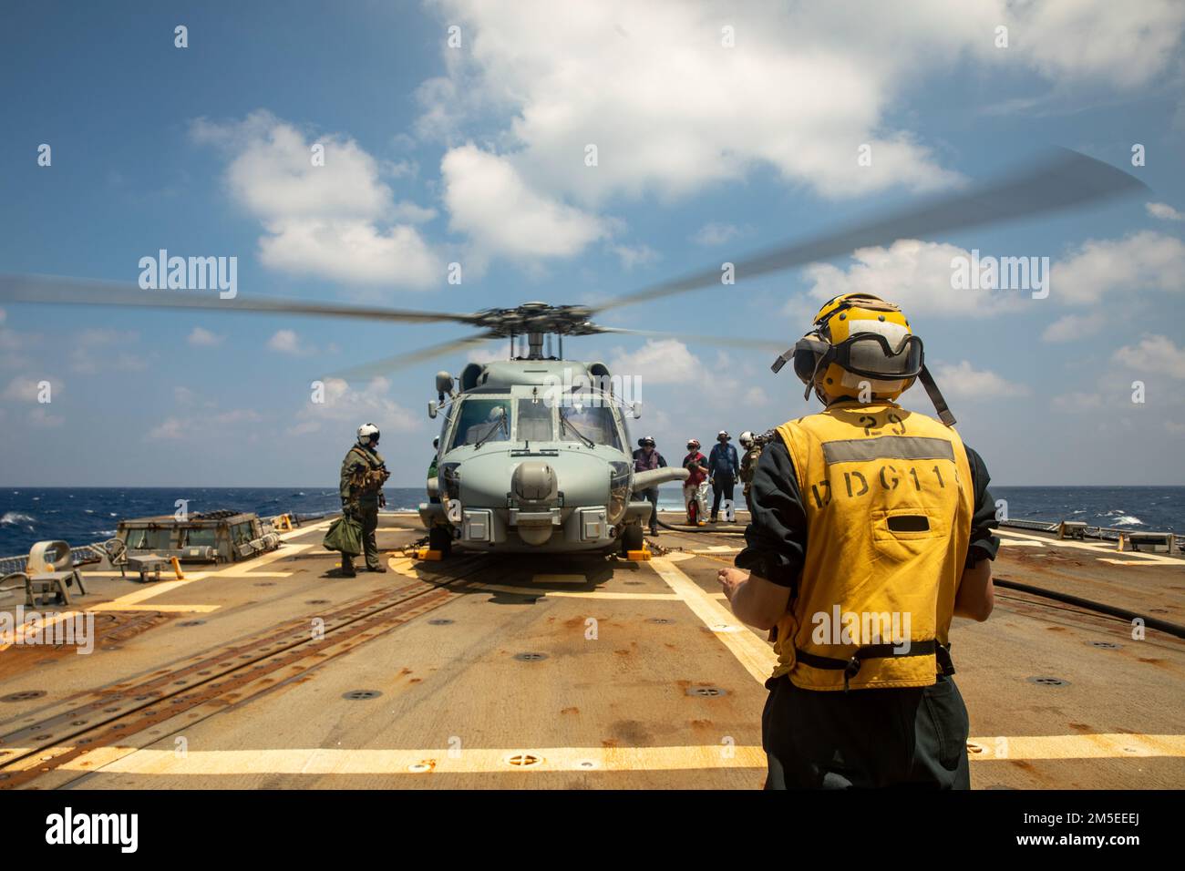PHILIPPINE SEA (March 7, 2022) Boatswain’s Mate Seaman Apprentice Ethan ...