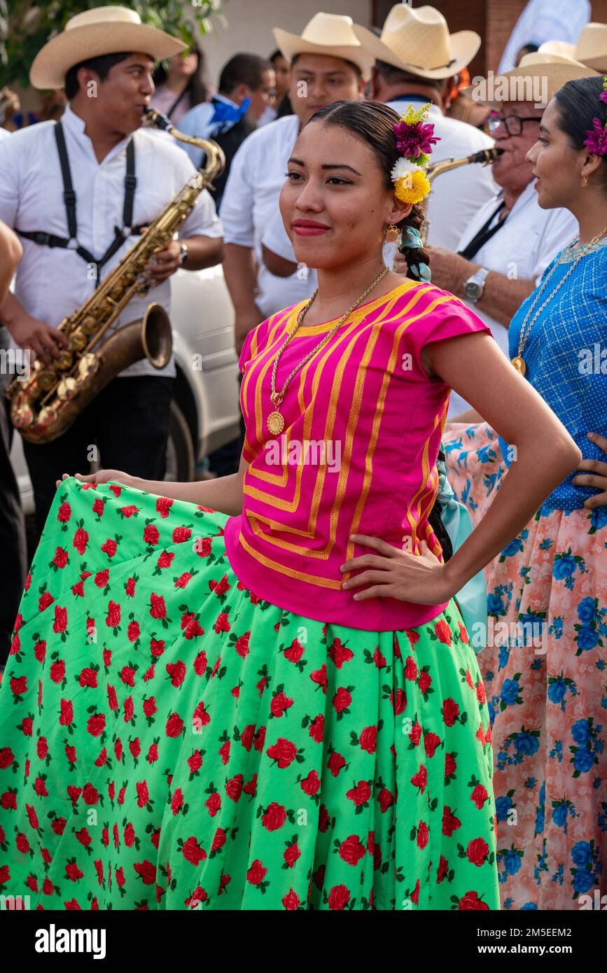 Dancers performing a traditional folk dance from San Pedro Tapanatepec ...