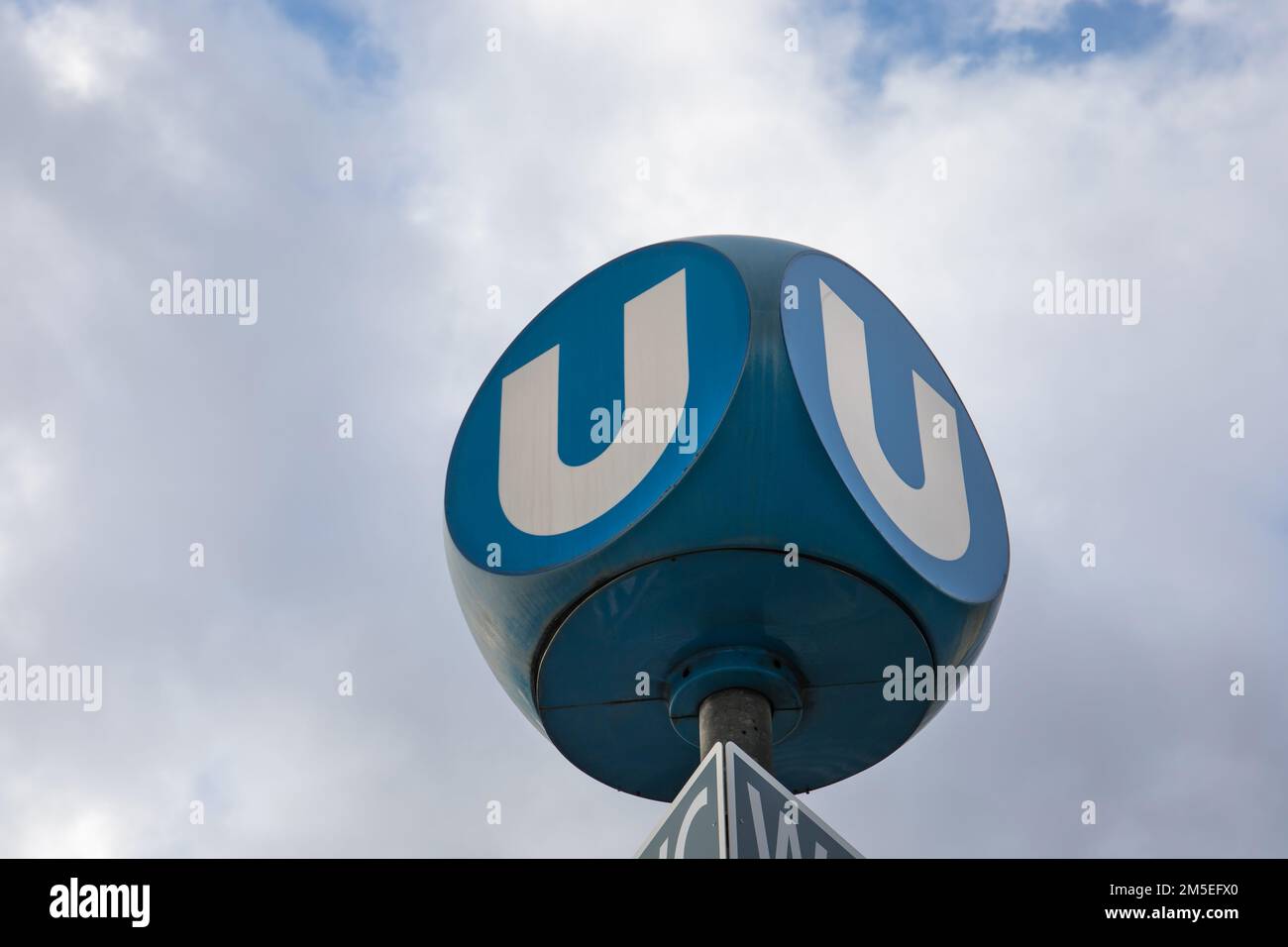 U bahn wien hi-res stock photography and images - Alamy