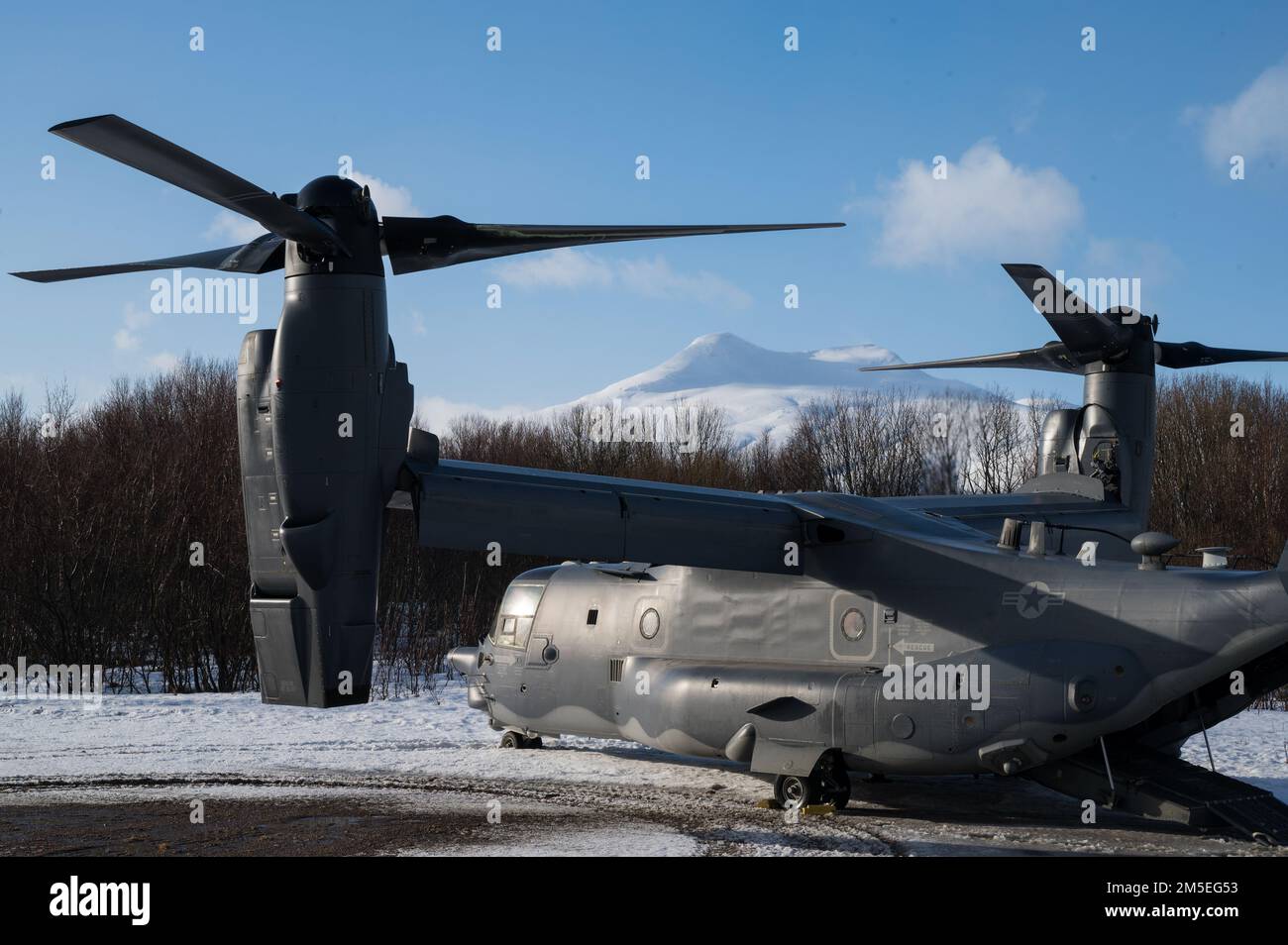 U.S. Special Operation Forces members with U.S. Navy Special Warfare ...