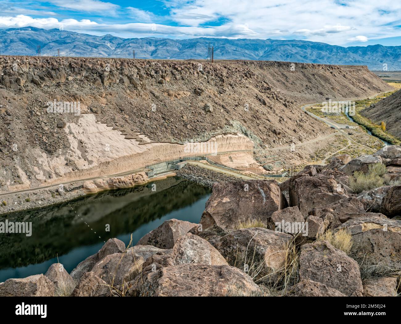 Overlooking the Owens River as it flows into the Pleasant Valley Dam ...