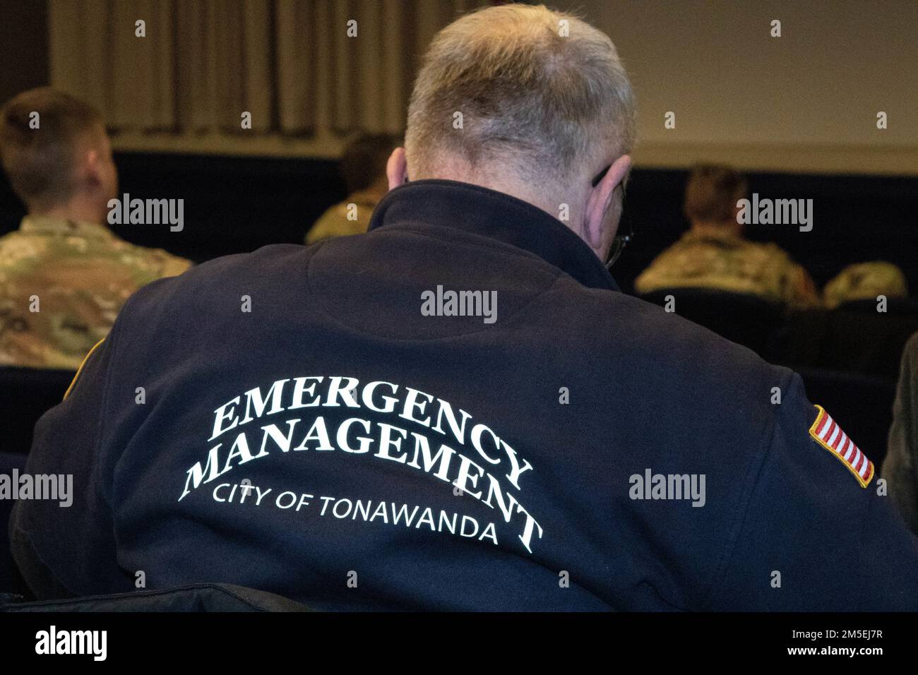 Civilian military emergency responders hi-res stock photography and ...