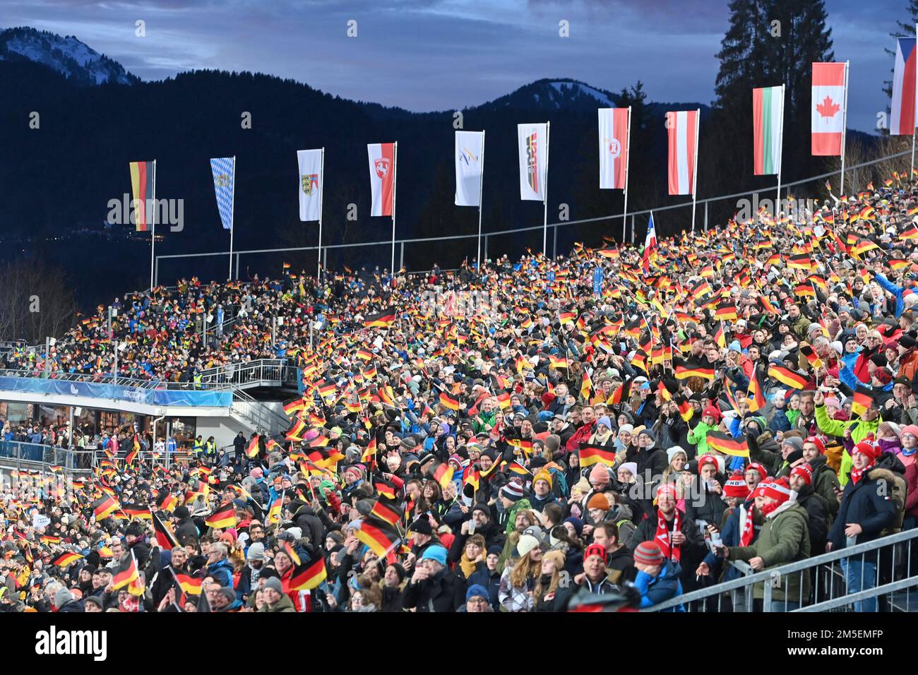 Oberstdorf, Deutschland. 28th Dec, 2022. For the first time again with ...