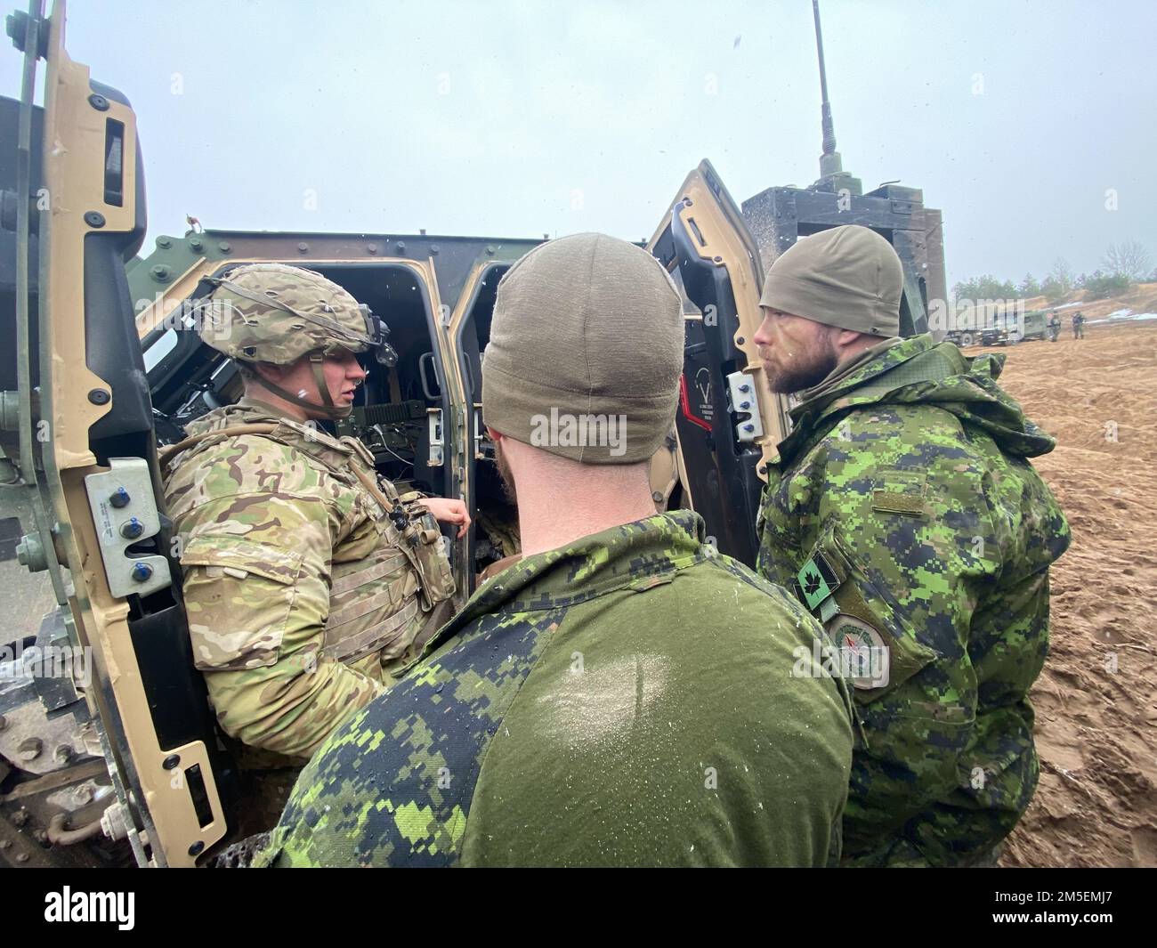 Canadian soldier royal regiment hi-res stock photography and images - Alamy