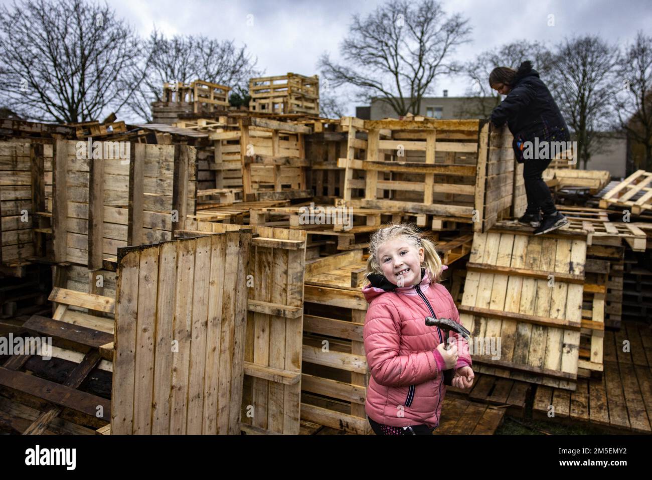 AMSTERDAM - The New Year's Eve bonfire in Floradorp in North Amsterdam ...