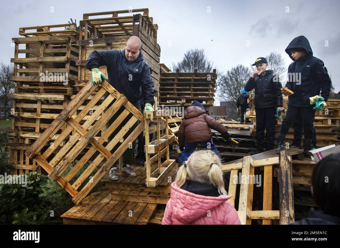The New Year's Eve bonfire in Floradorp in North Amsterdam is being ...