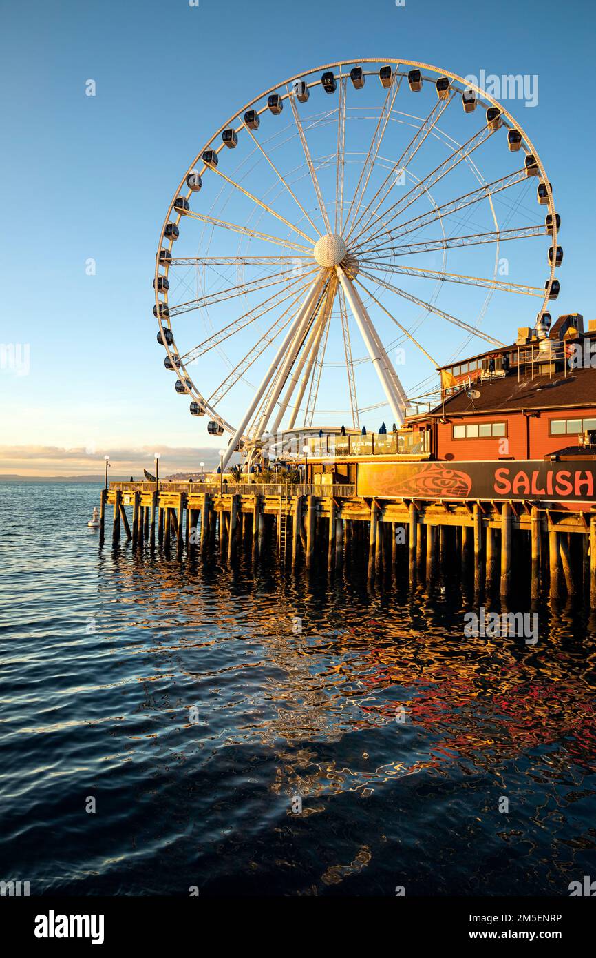 WA2286 87-00...WASHINGTON - The Seattle Great Wheel located on the ...