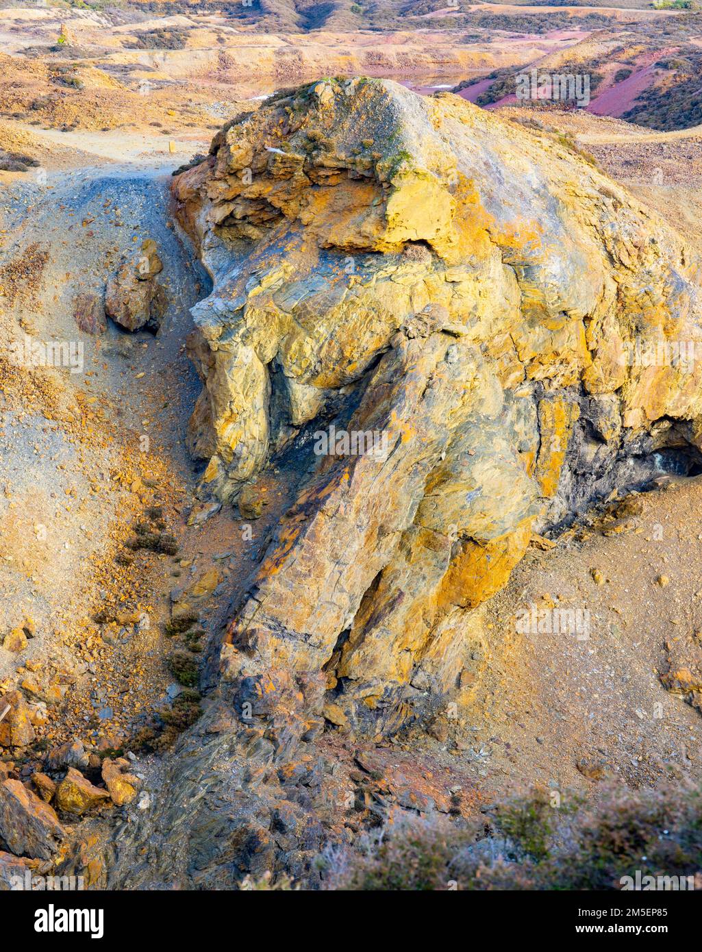 Detail of rock face in Parys Mountain Copper Mine Stock Photo - Alamy
