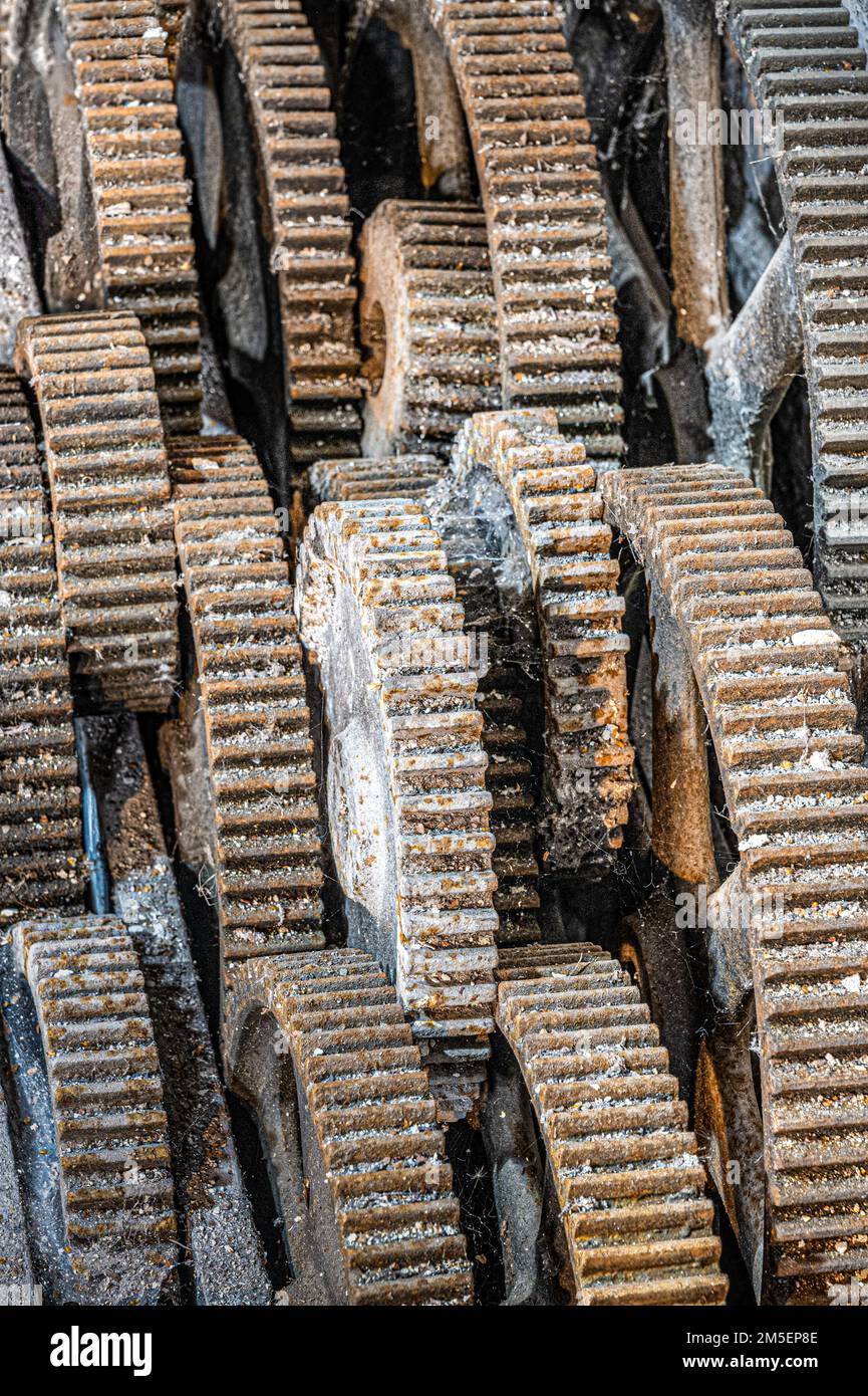 Rusty old gears in a vintage industrial site Stock Photo - Alamy