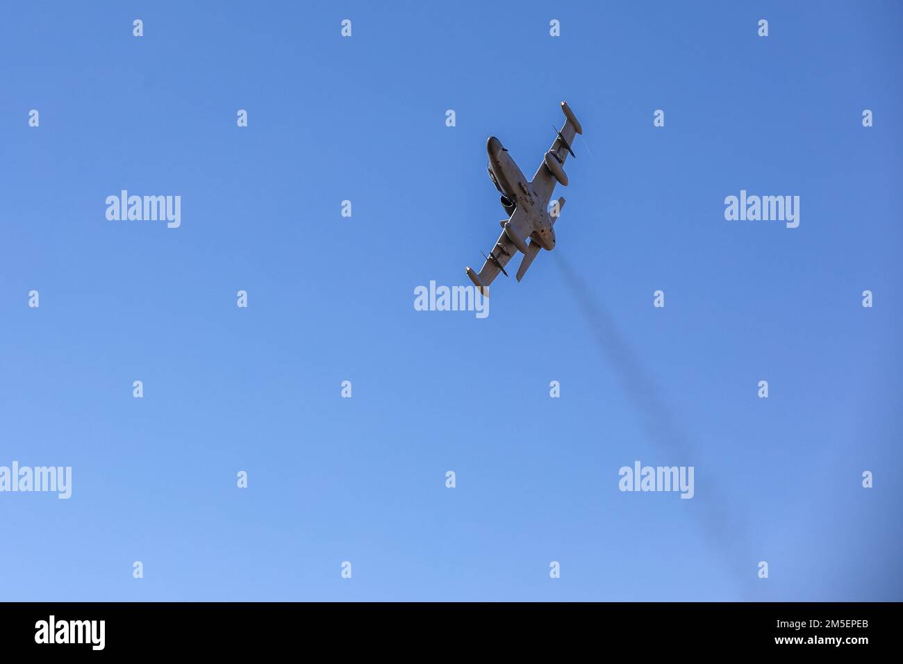Fixed wing operations hi-res stock photography and images - Alamy