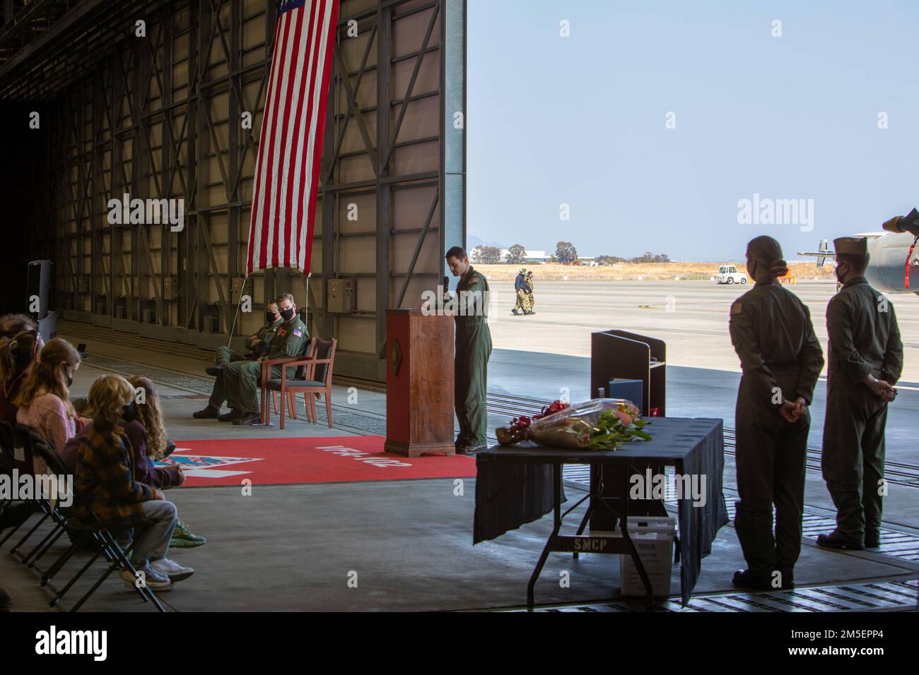 Military change command ceremony hi-res stock photography and images ...