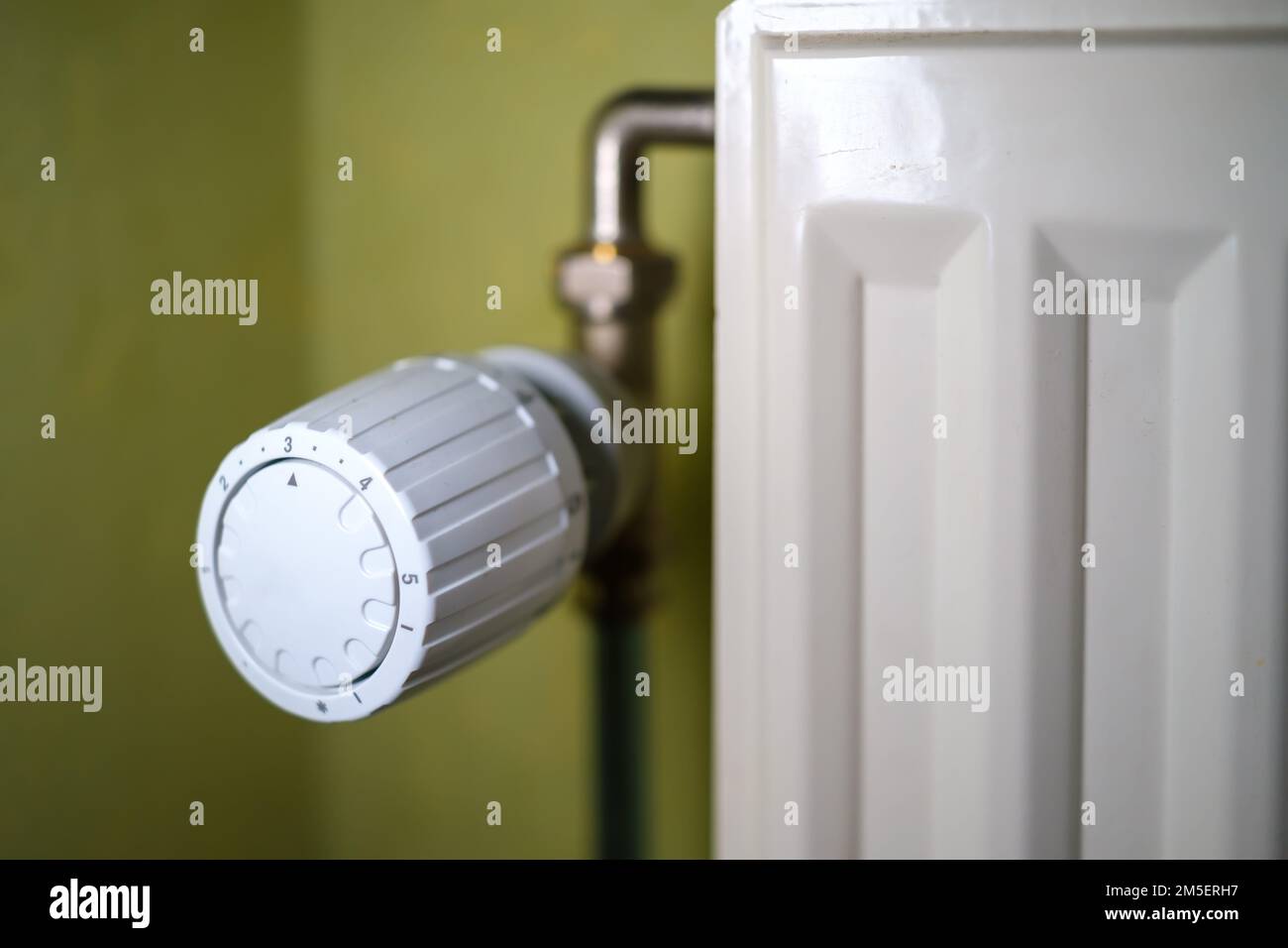 Radiator controller for adjusting temperature. Heating concept Stock ...