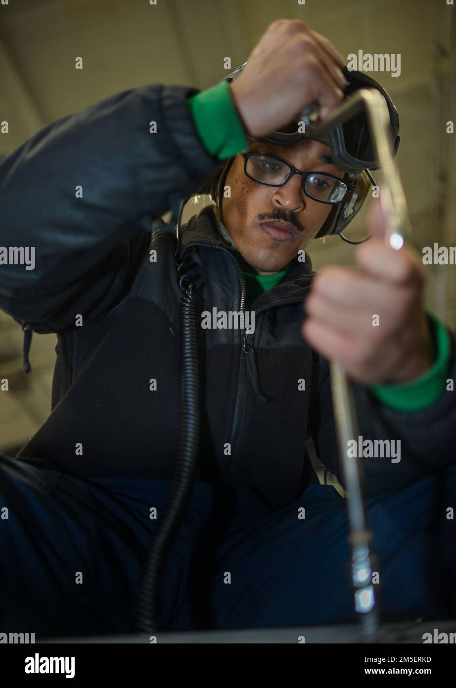 Attack tighten hi-res stock photography and images - Alamy