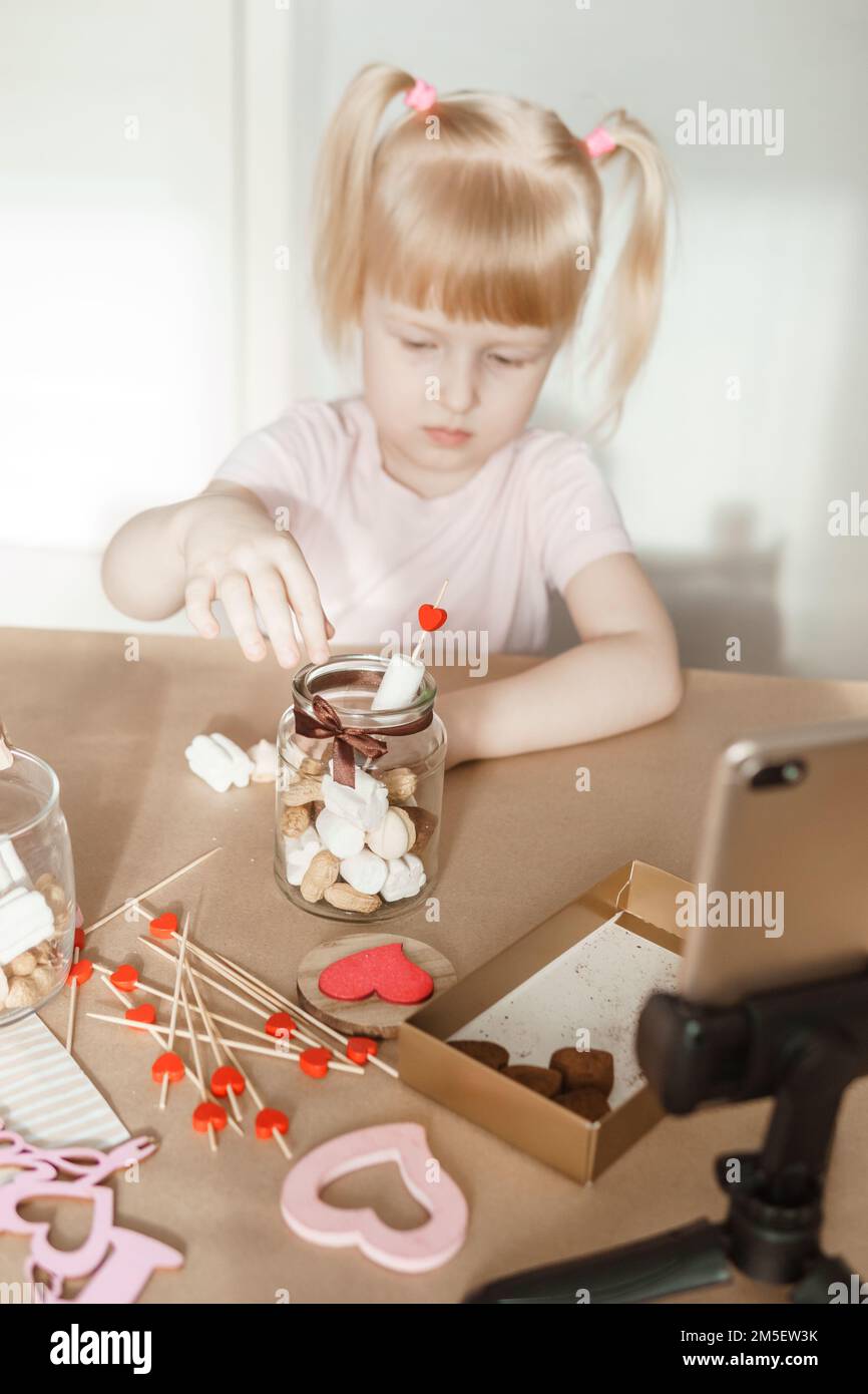 A little girl blogger makes a sweet Valentine's Day gift with her own ...
