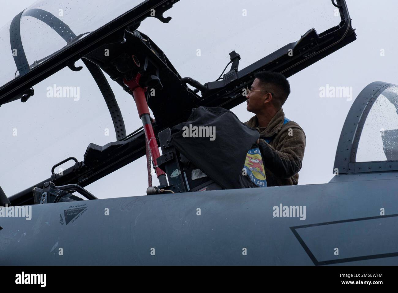 Senior Airman Jace Riveral, 334th Fighter Generation Squadron crew ...