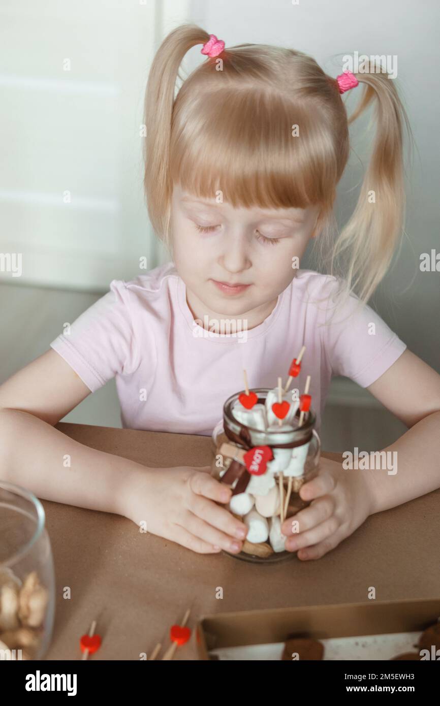 A little girl blogger makes a sweet Valentine's Day gift with her own ...