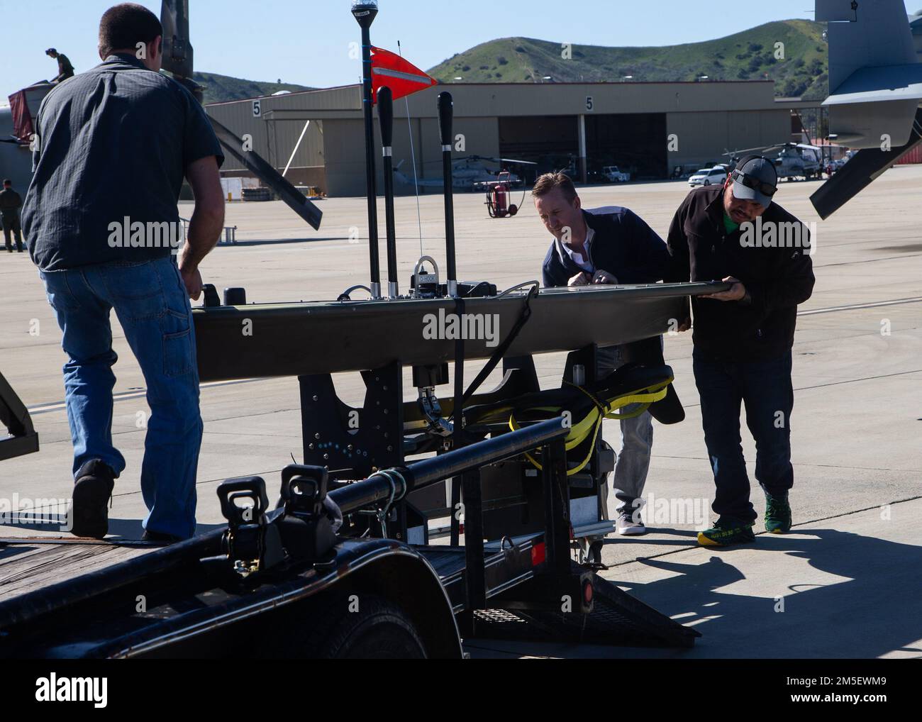 Marine corps information operations center hi-res stock photography and ...