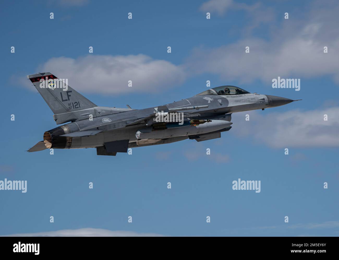 A Republic of Singapore Air Force F-16 Fighting Falcon from the 425th ...