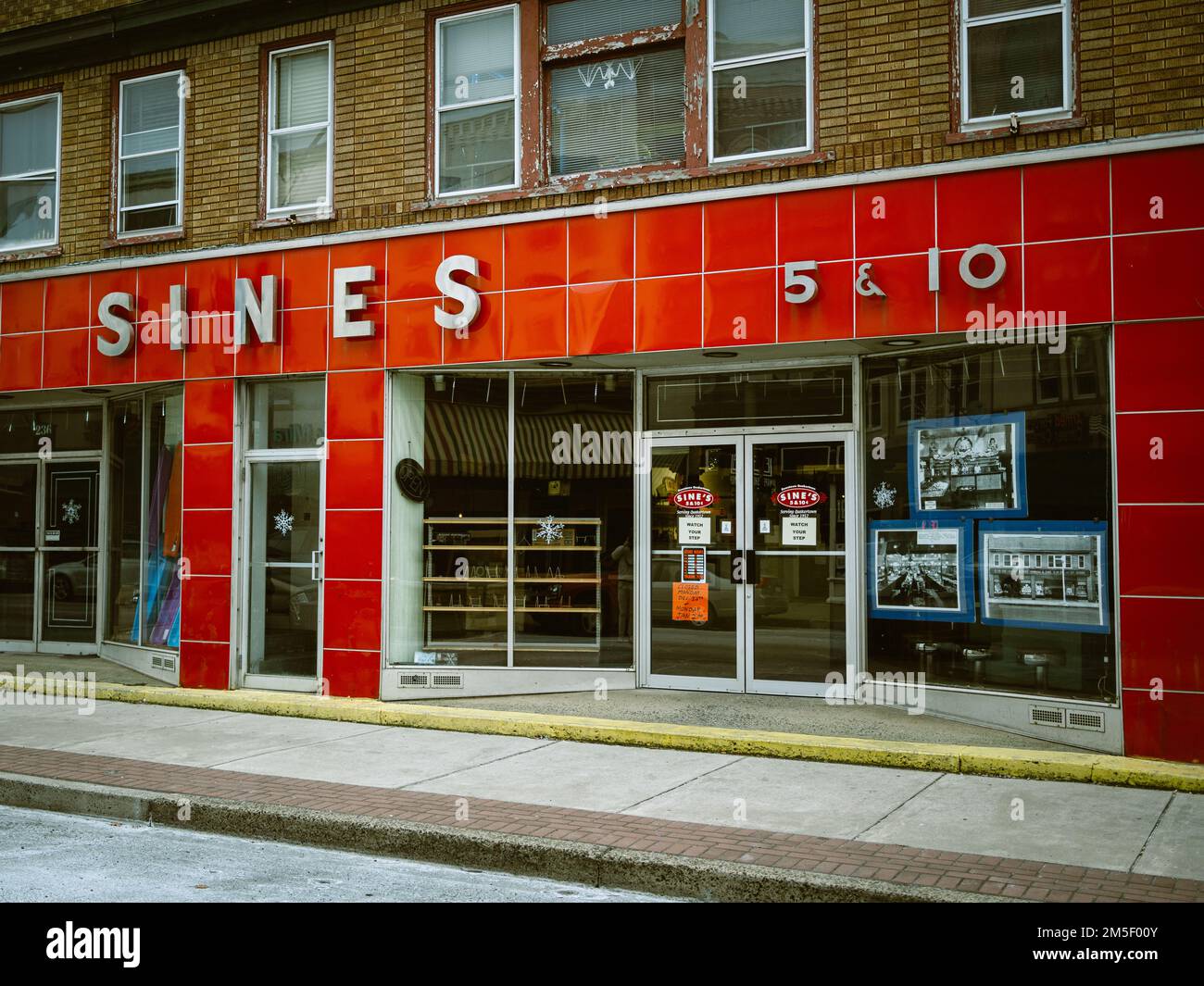 5 and 10 cent sign hi-res stock photography and images - Alamy