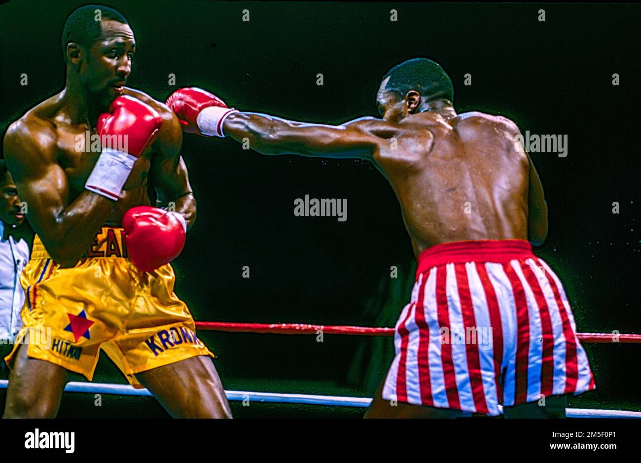 Sugar Ray Leonard vs.Thomas Hearns fight to a draw in "The War" for the ...