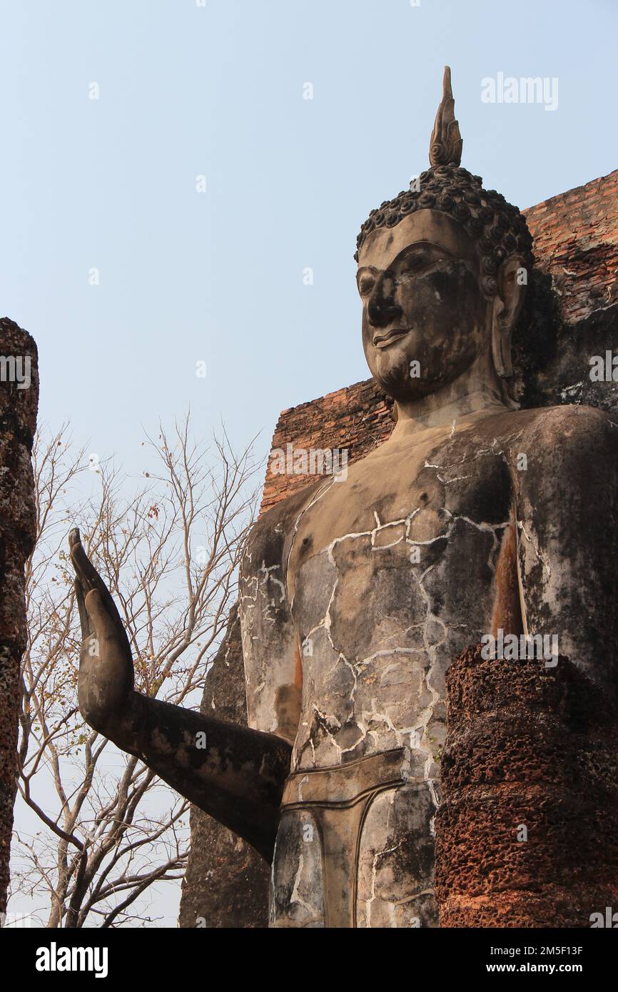 ruined buddhist temple (wat saphan hin) in sukhothai (thailand Stock ...
