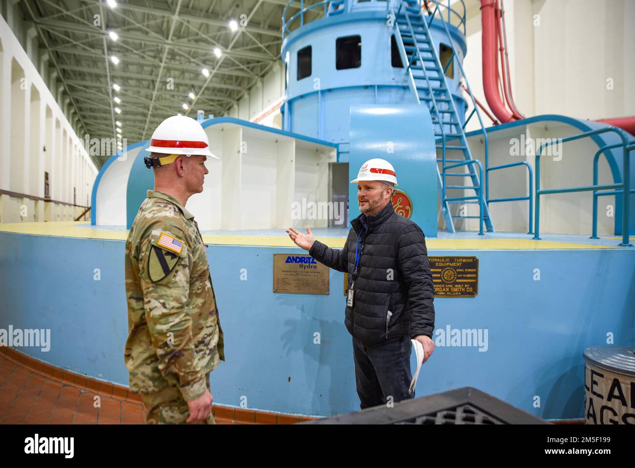 Col. Geoff Van Epps, NWD Commander and Tim Roberts, McNary Dam's ...