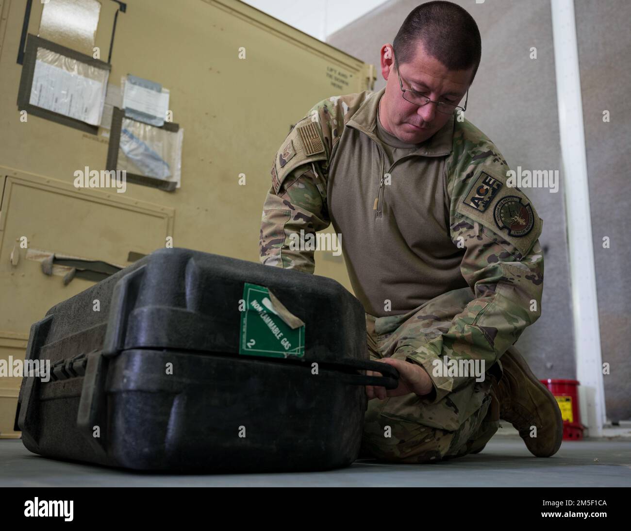 378th expeditionary aircraft maintenance squadron hi-res stock ...