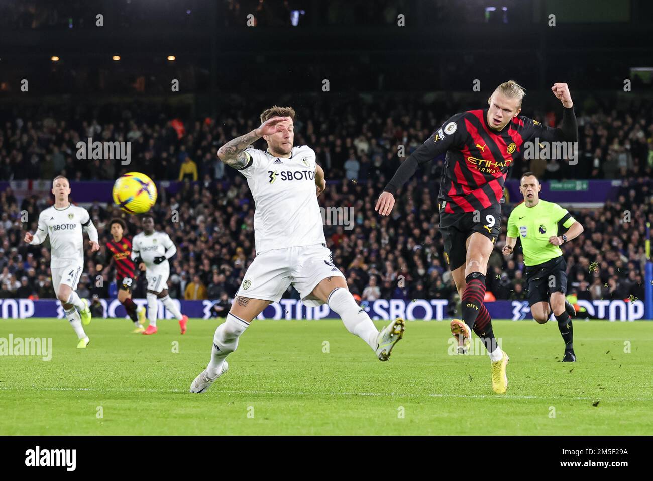 Erling Håland #9 of Manchester City shoots on goal during the Premier ...