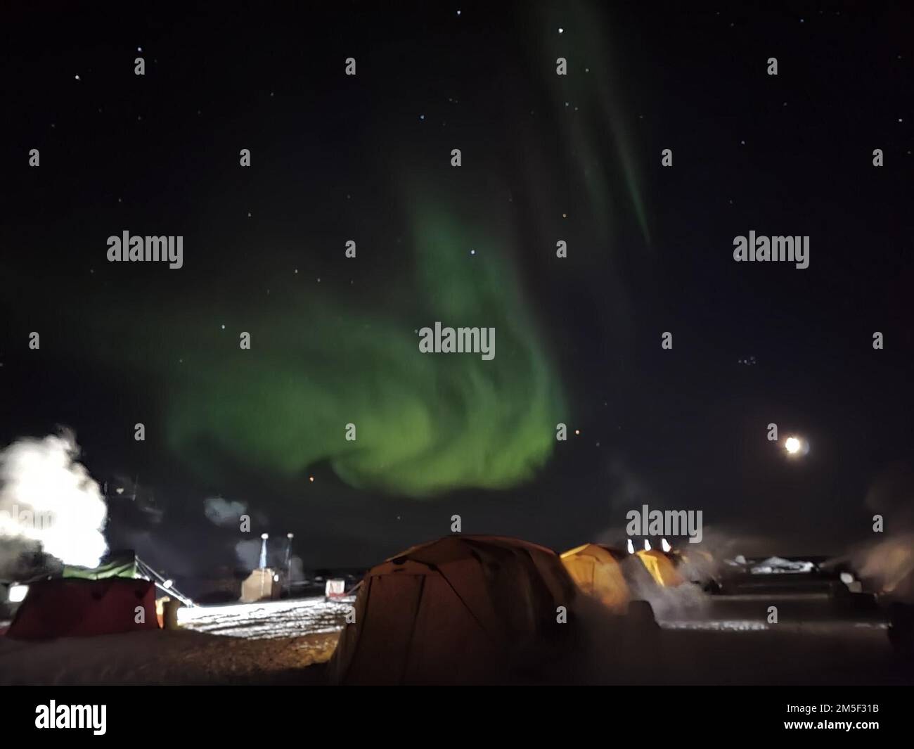 220310-N-YS525-001 U.S. NAVY ICE CAMP QUEENFISH (March 10, 2022) - The ...