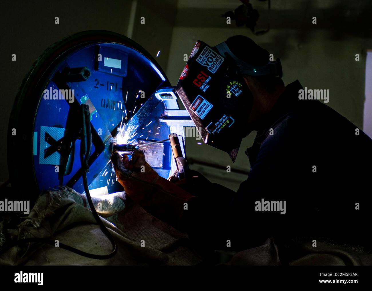 220310-N-ZQ263-1091 PACIFIC OCEAN (Mar. 10, 2022) Hull Maintenance ...