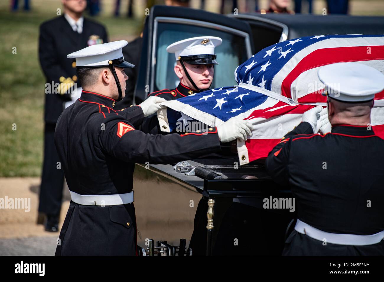 Marine body bearers from the Marine Barracks, Washington, D.C. (8th and ...