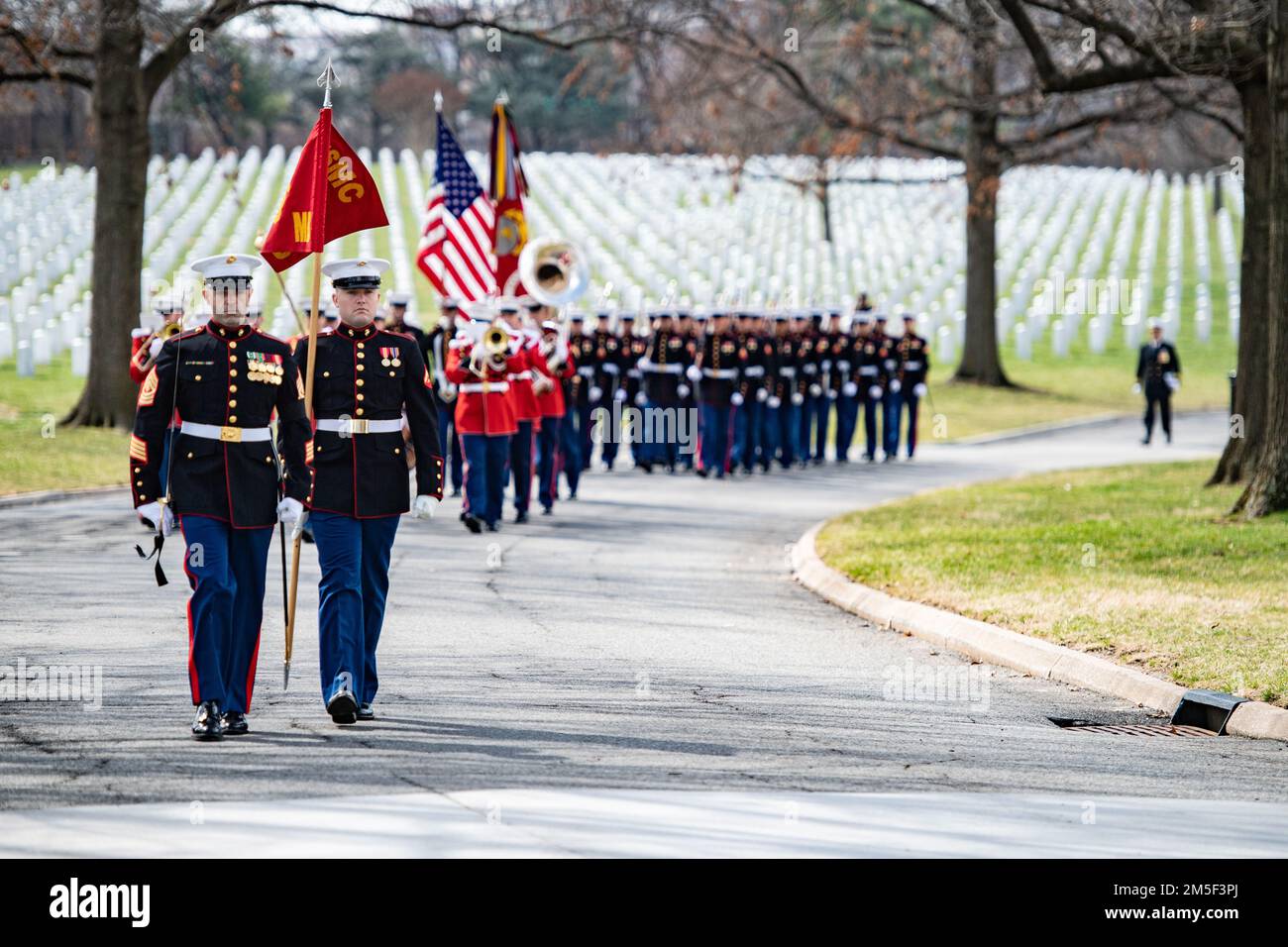 The 3d U.S. Infantry Regiment (The Old Guard) Caisson Platoon, marines ...