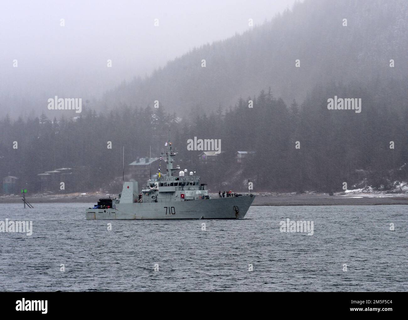 The Canadian Kingston-class coastal defense vessel, Her Majesty's ...