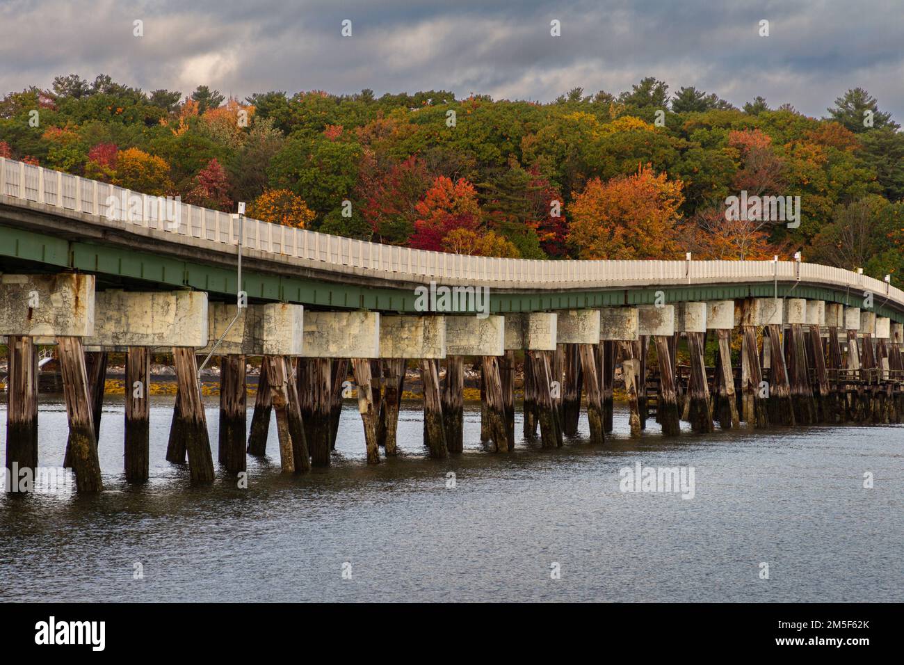 Bridge over ocean from Cousins Island into Yarmouth Stock Photo - Alamy