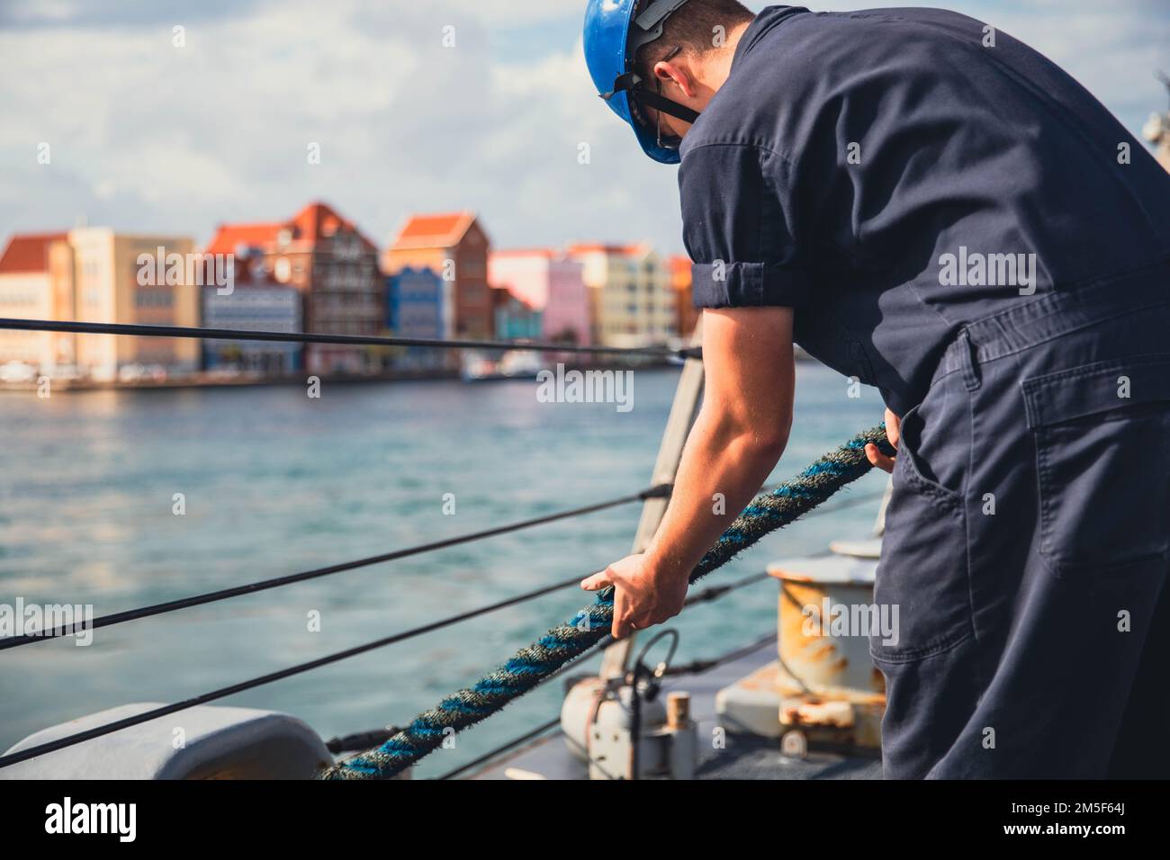 220310-N-GF955-1063 WILLEMSTAD, Curaçao - (March 10, 2022) -- Mineman ...